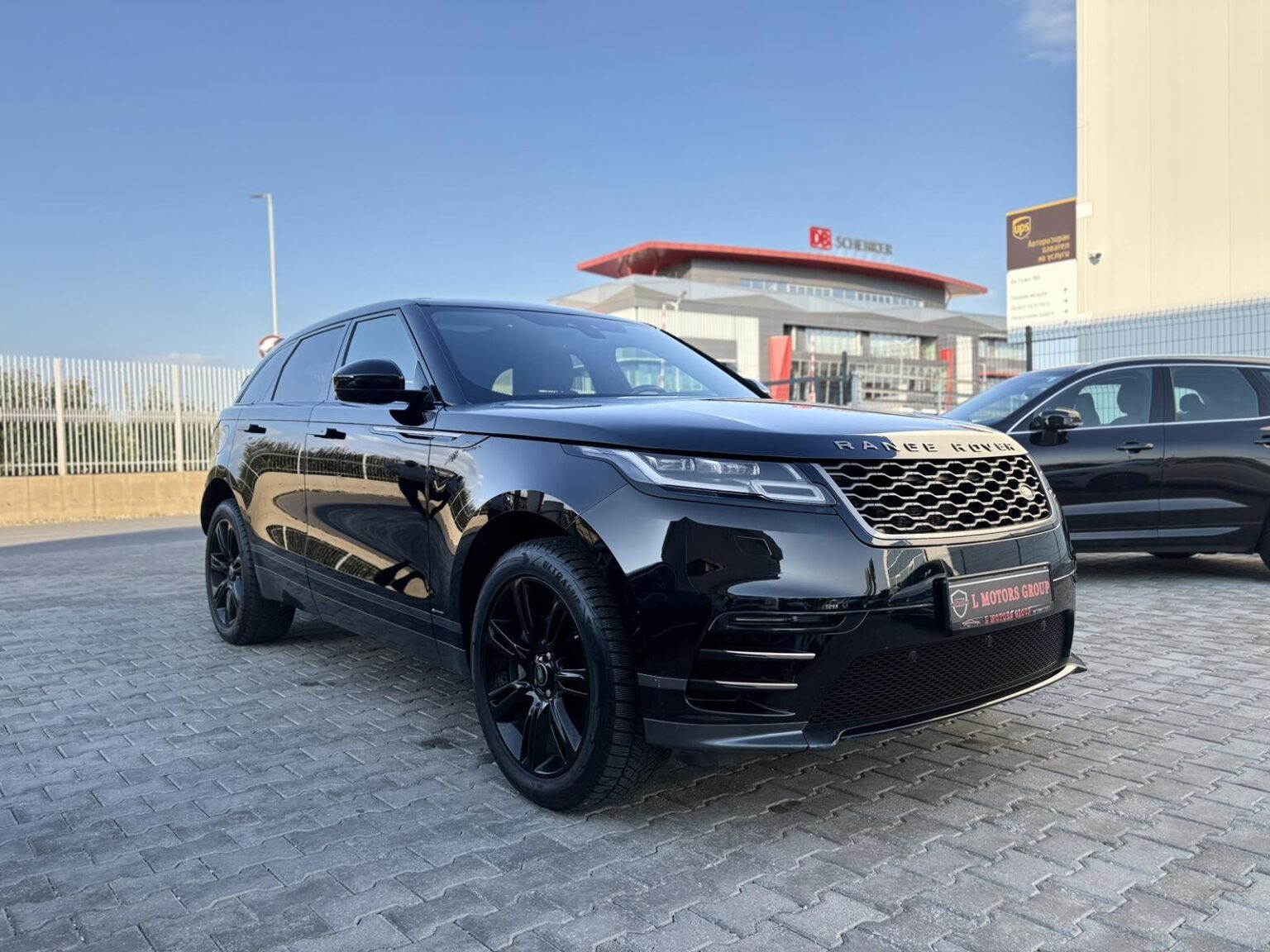 Amazing Range Rover R Dynamic Gallery
